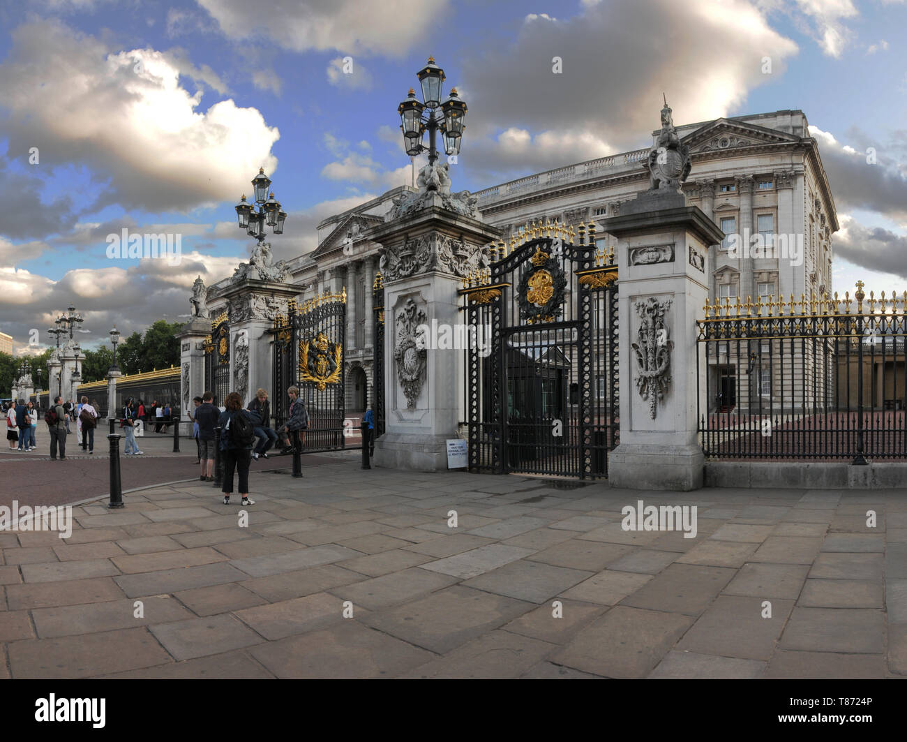 Barred railings hi-res stock photography and images - Alamy