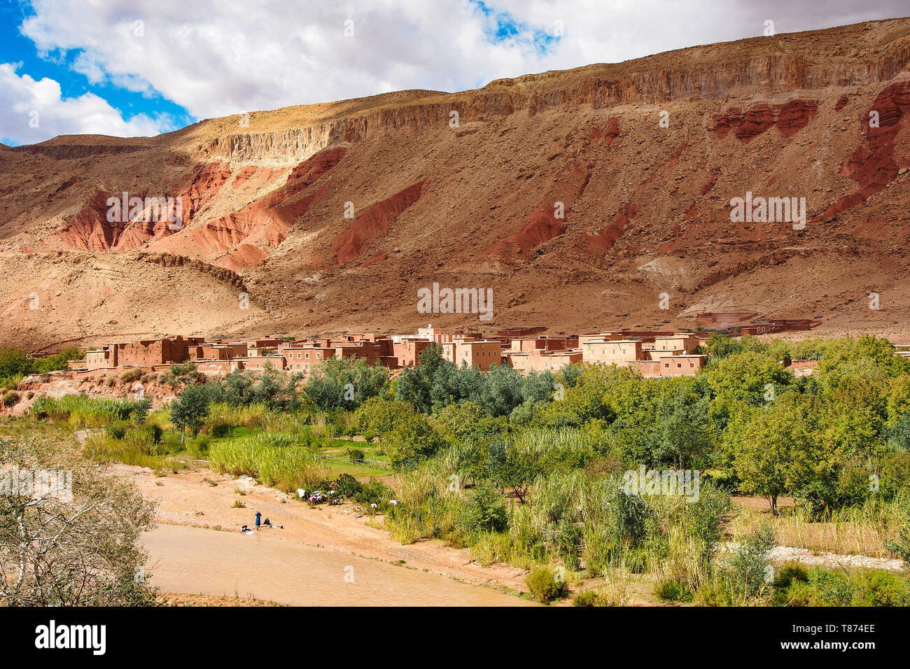 the beautiful Rose Valley - Vallee des Roses, near Ouarzazate, Morocco ...