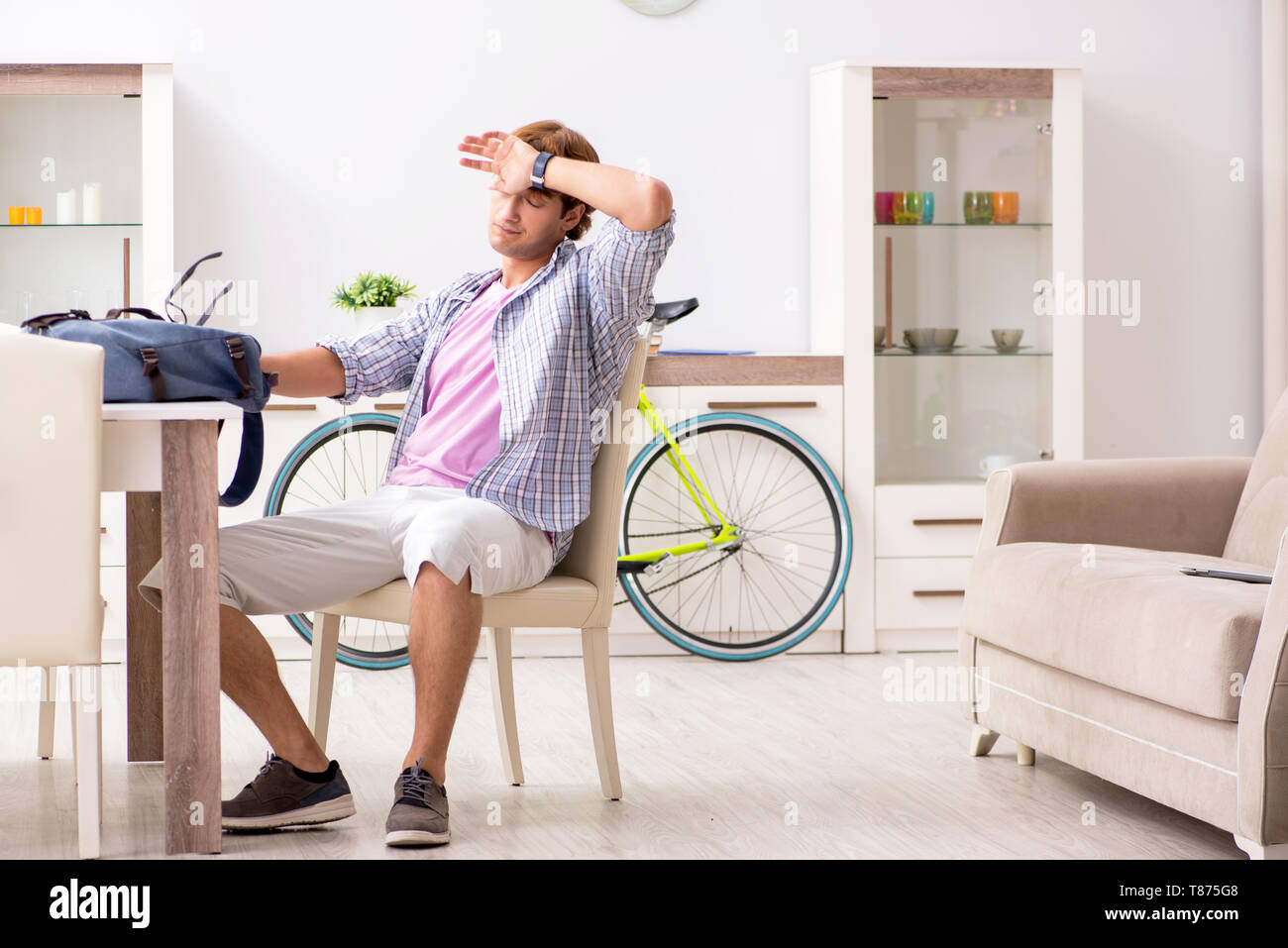 Student commuting to university using cycle Stock Photo - Alamy