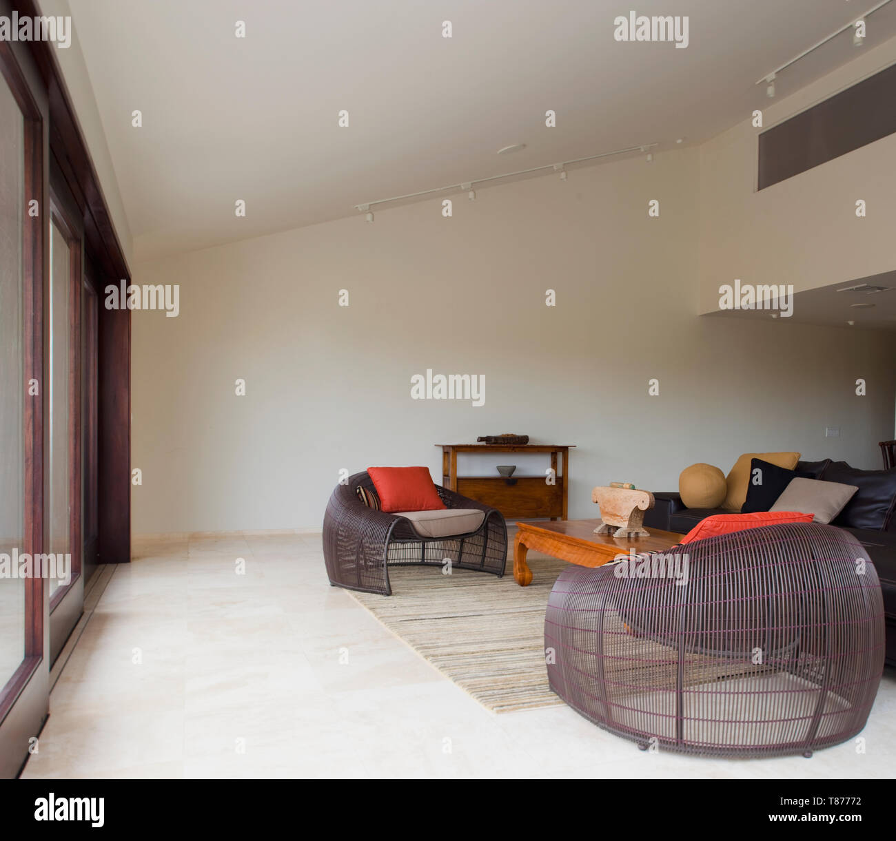 Wire pillows hi-res stock photography and images - Alamy