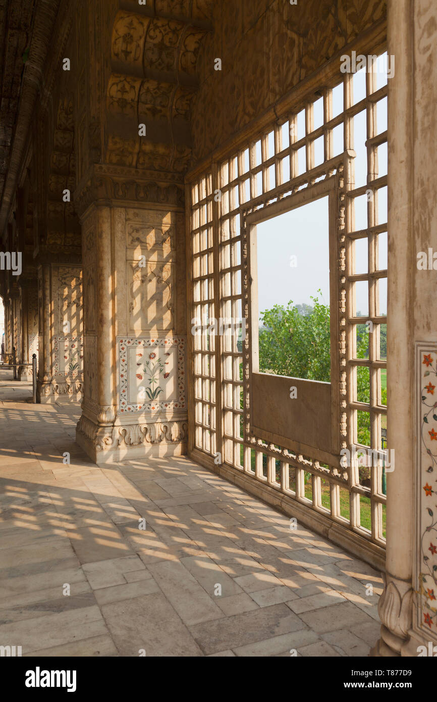 Ornate window in the Red Fort of India Stock Photo - Alamy