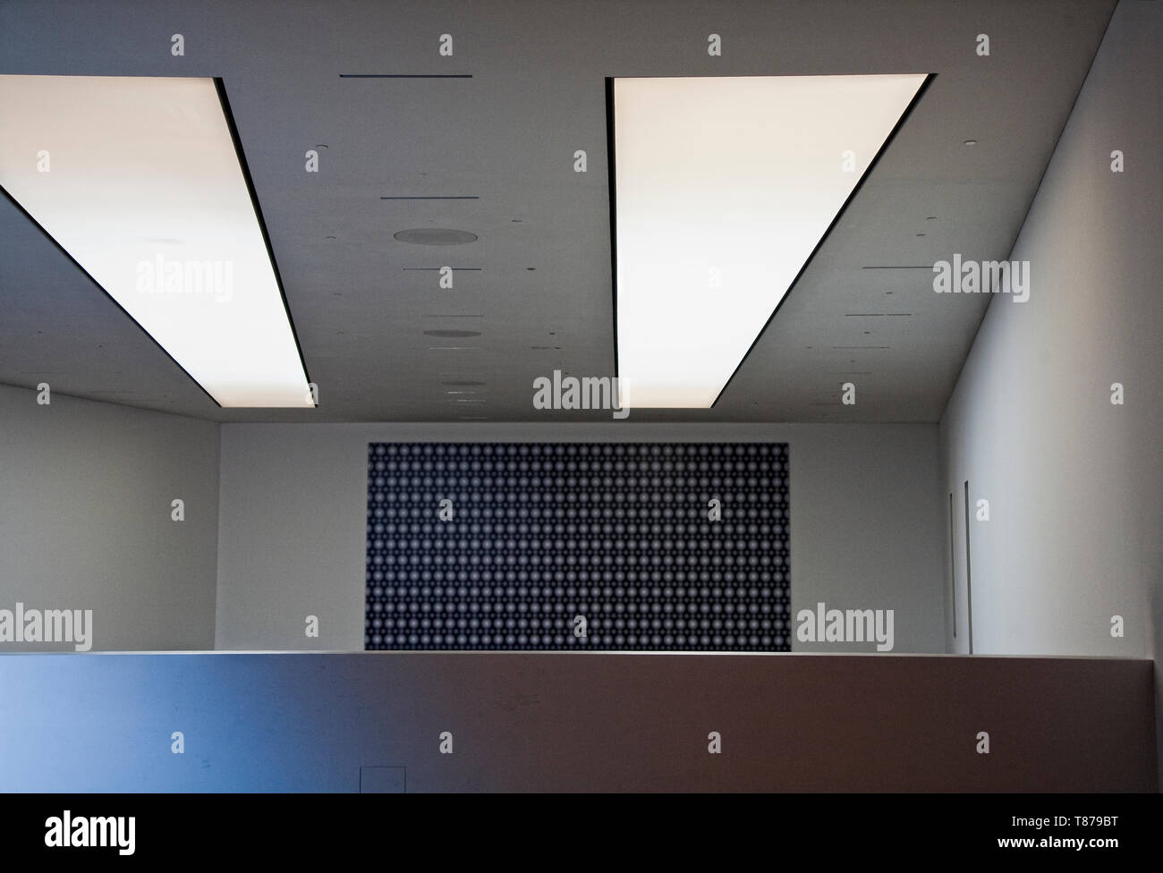 Fluorescent office ceiling lights hi-res stock photography and images ...