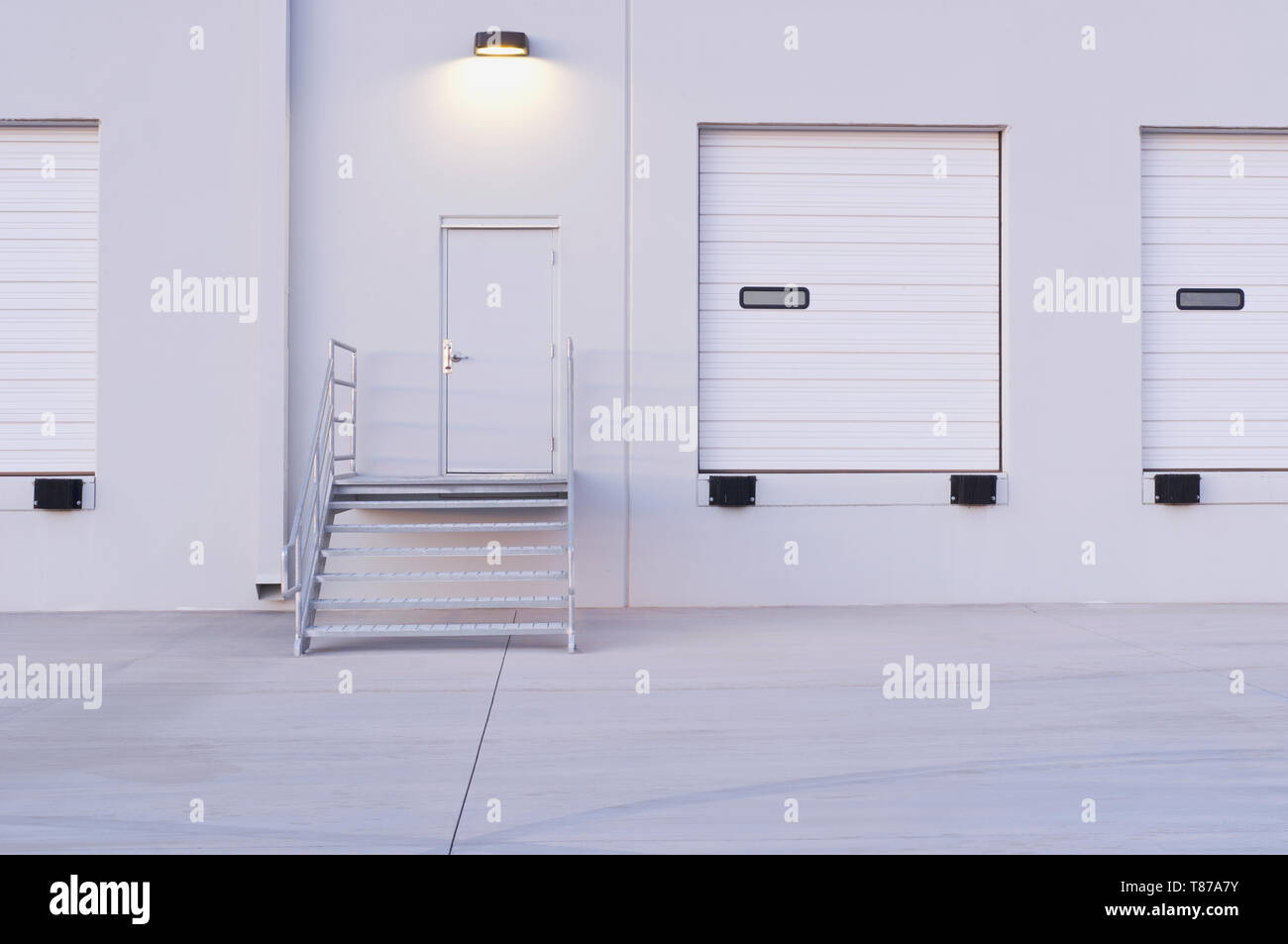 Distribution Center Bay Doors Stock Photo - Alamy