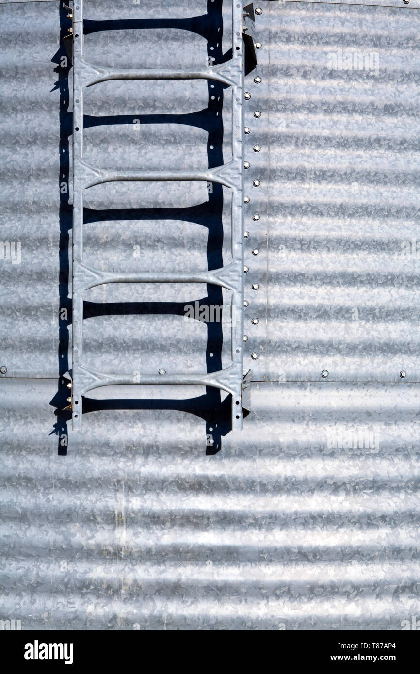 Ladder on silo hi-res stock photography and images - Alamy