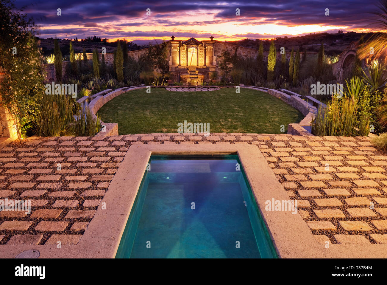 Mexican Ranch House Garden Stock Photo - Alamy