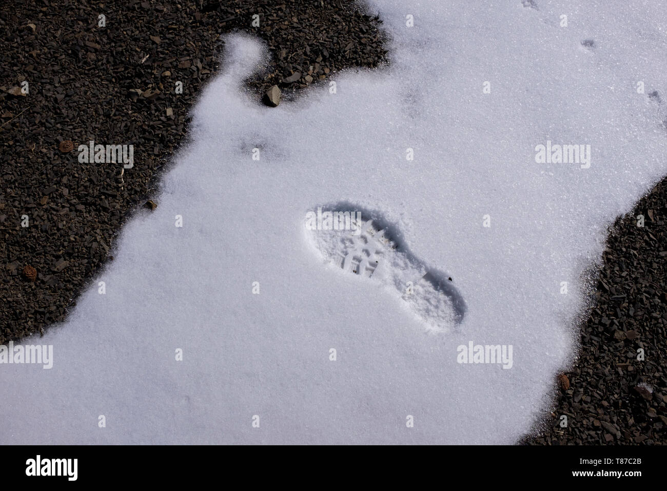Foot steps on snow hi-res stock photography and images - Alamy