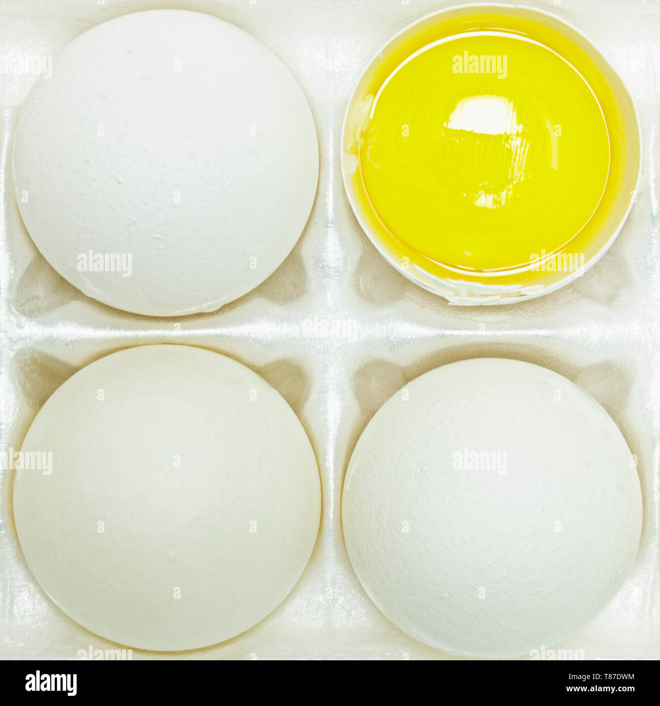 Egg yoke overhead hi-res stock photography and images - Alamy