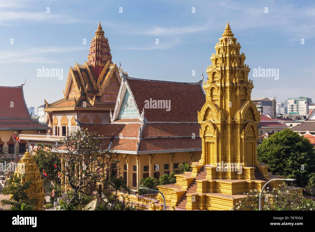 Cambodia, Phnom Penh, Wat Ounalom Stock Photo - Alamy
