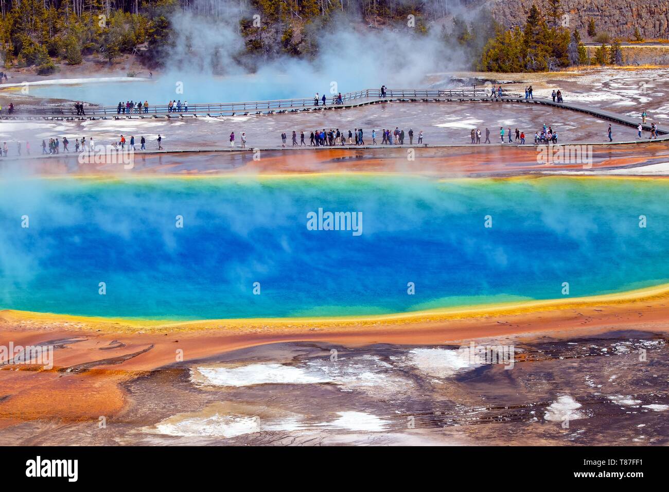 Yellowstone national park grand prismatic spring hi-res stock ...