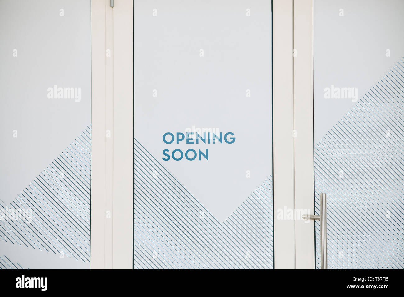 New store opening soon hi-res stock photography and images - Alamy