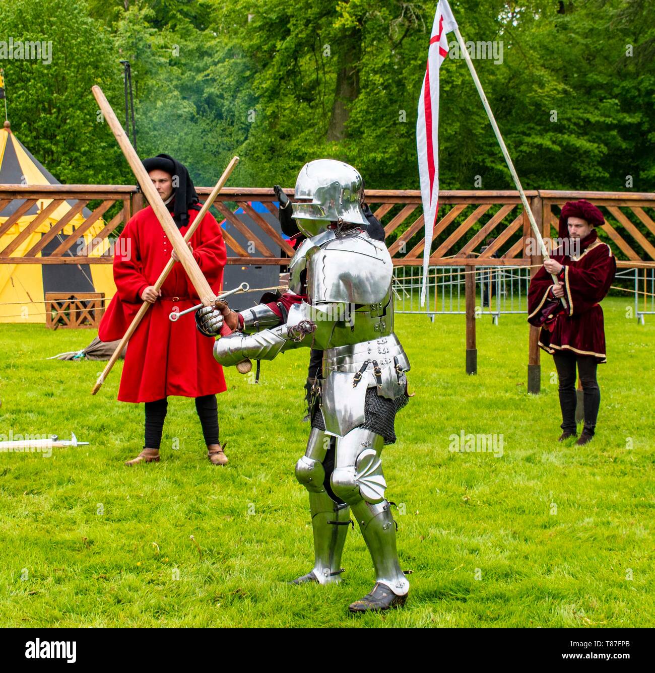 Knights foot fight in armour historical Stock Photo - Alamy