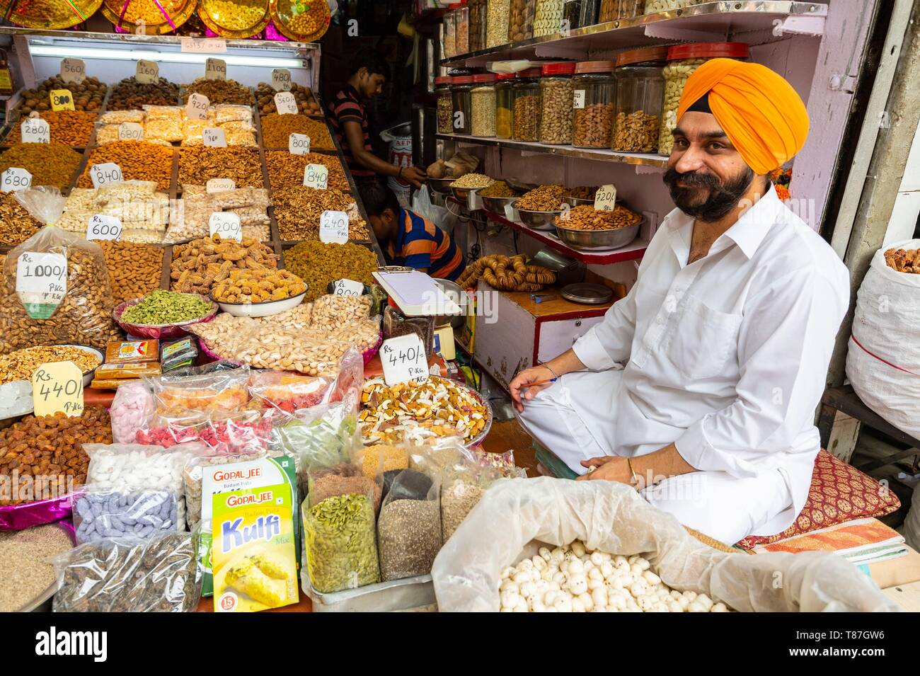 India, New Delhi, Old Delhi area, Sikh spice shop Stock Photo - Alamy