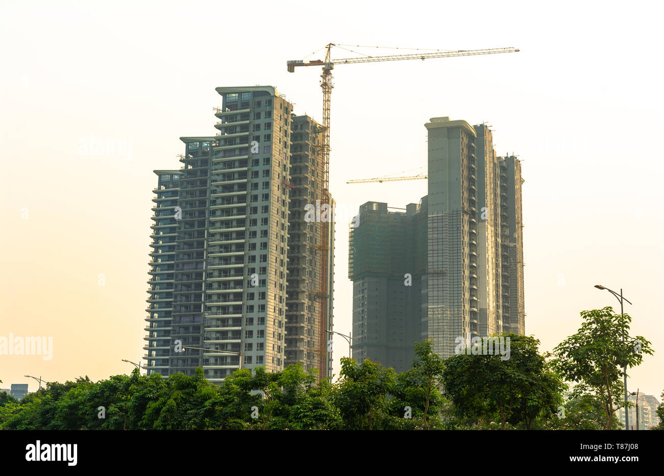 Construction of a new high-rise building Stock Photo - Alamy