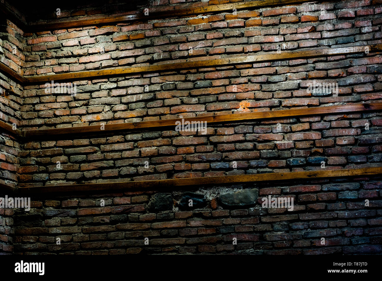 Wood beams and brickwork hi-res stock photography and images - Alamy