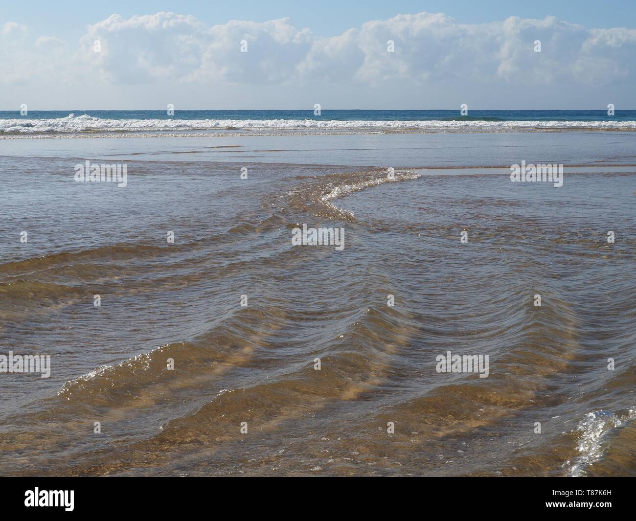 Wave patterns waves pattern patterned hi-res stock photography and ...
