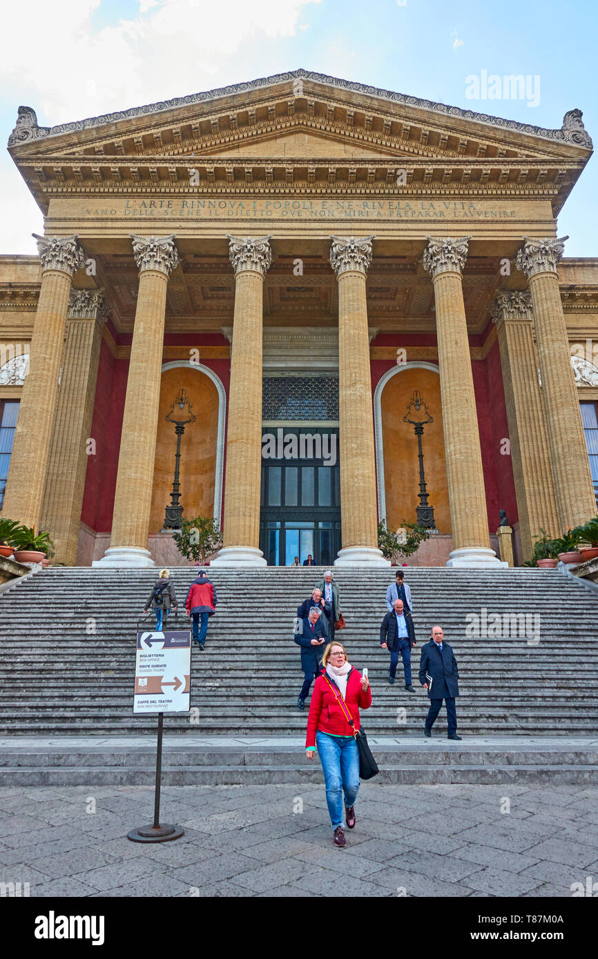 The teatro massimo opera house in palermo sicily hi-res stock ...