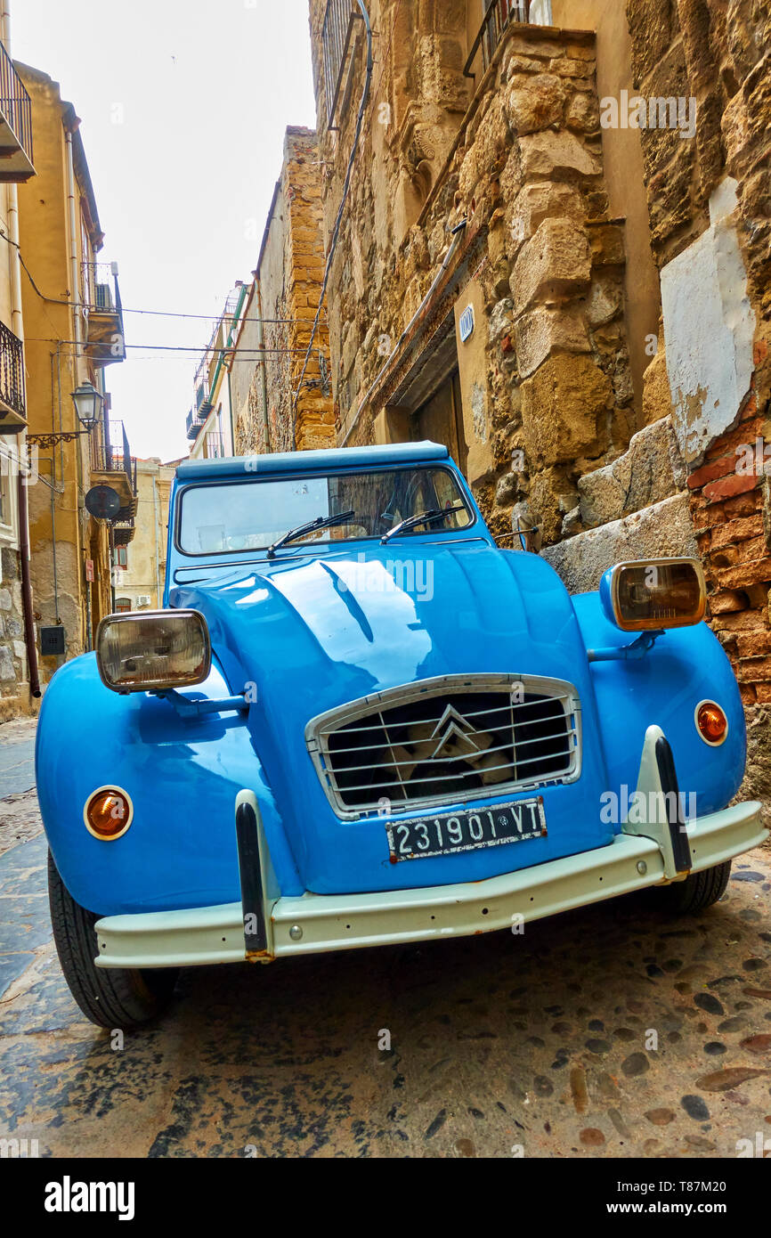 Old citroen 2cv car hi-res stock photography and images - Alamy