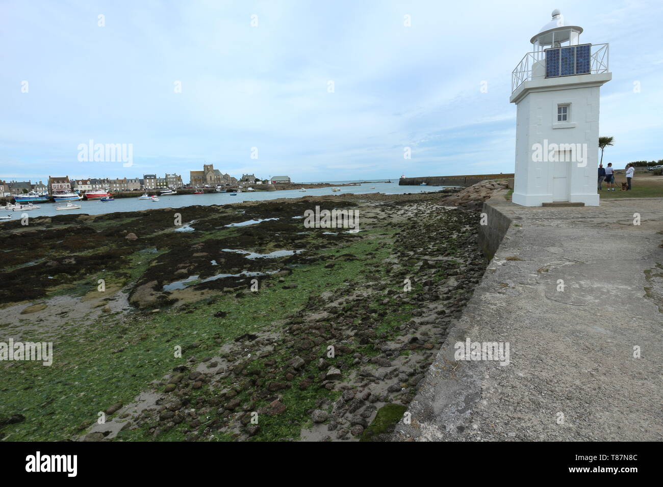 Barfleur beach hi-res stock photography and images - Alamy
