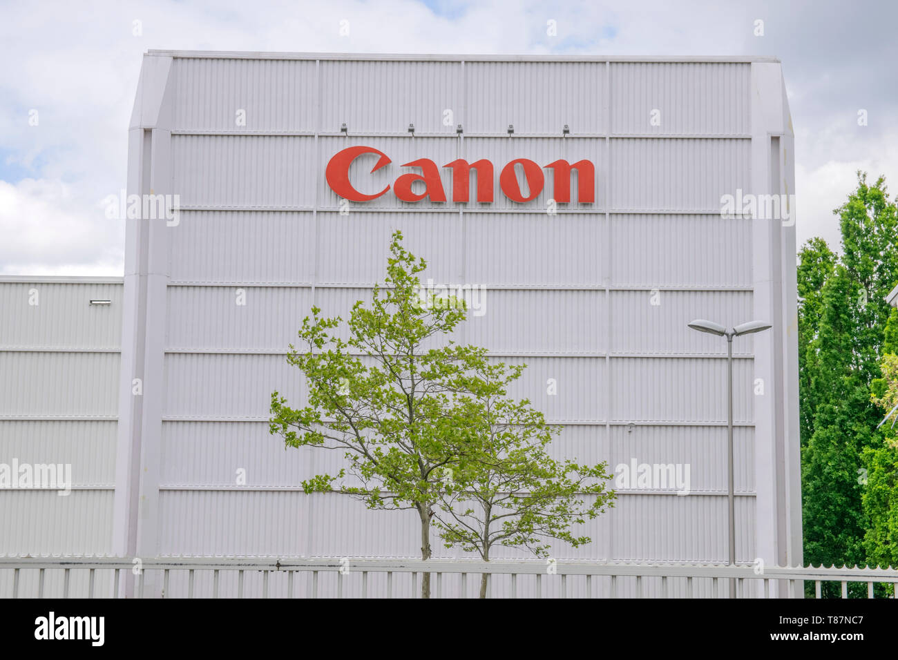 Canon logo sign hi-res stock photography and images - Alamy