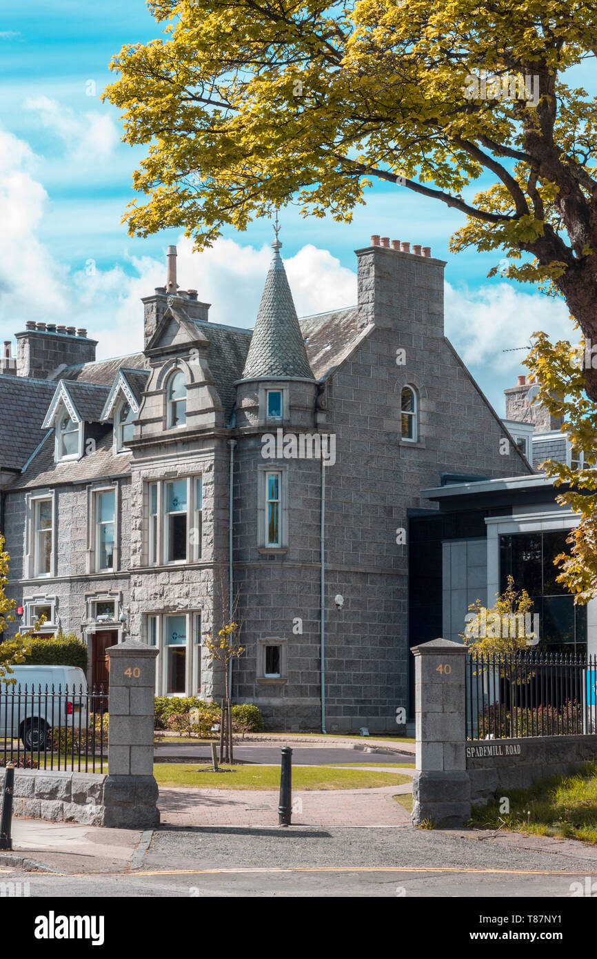 Granite gate house hi-res stock photography and images - Alamy