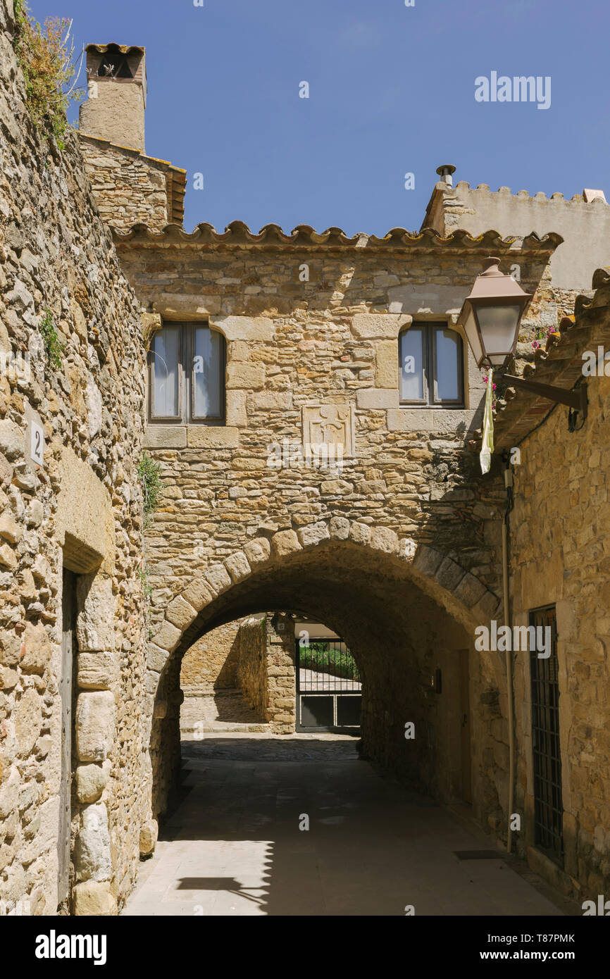 Peratallada spain castle hi-res stock photography and images - Alamy