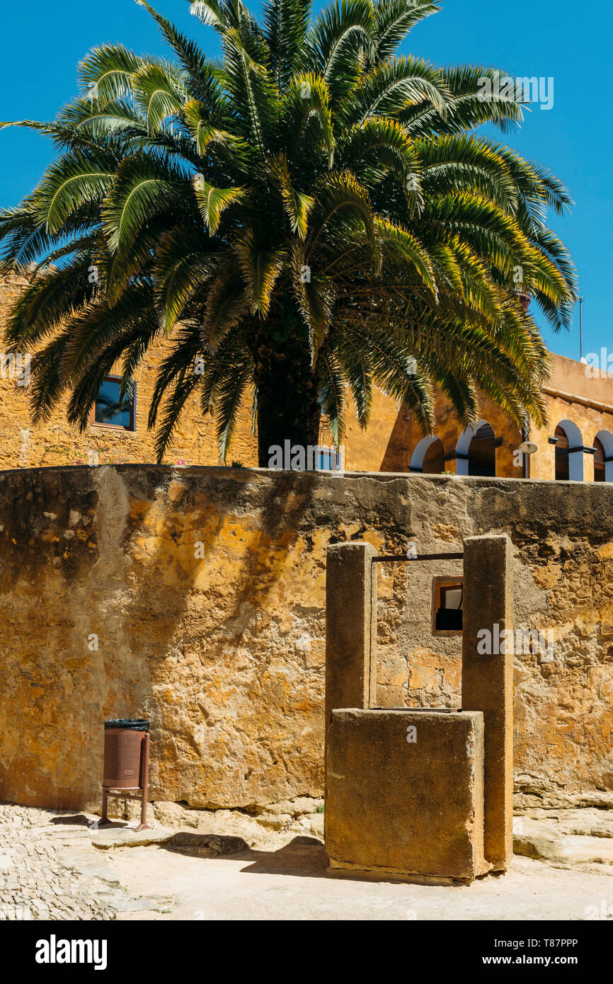 Peratallada spain castle hi-res stock photography and images - Alamy