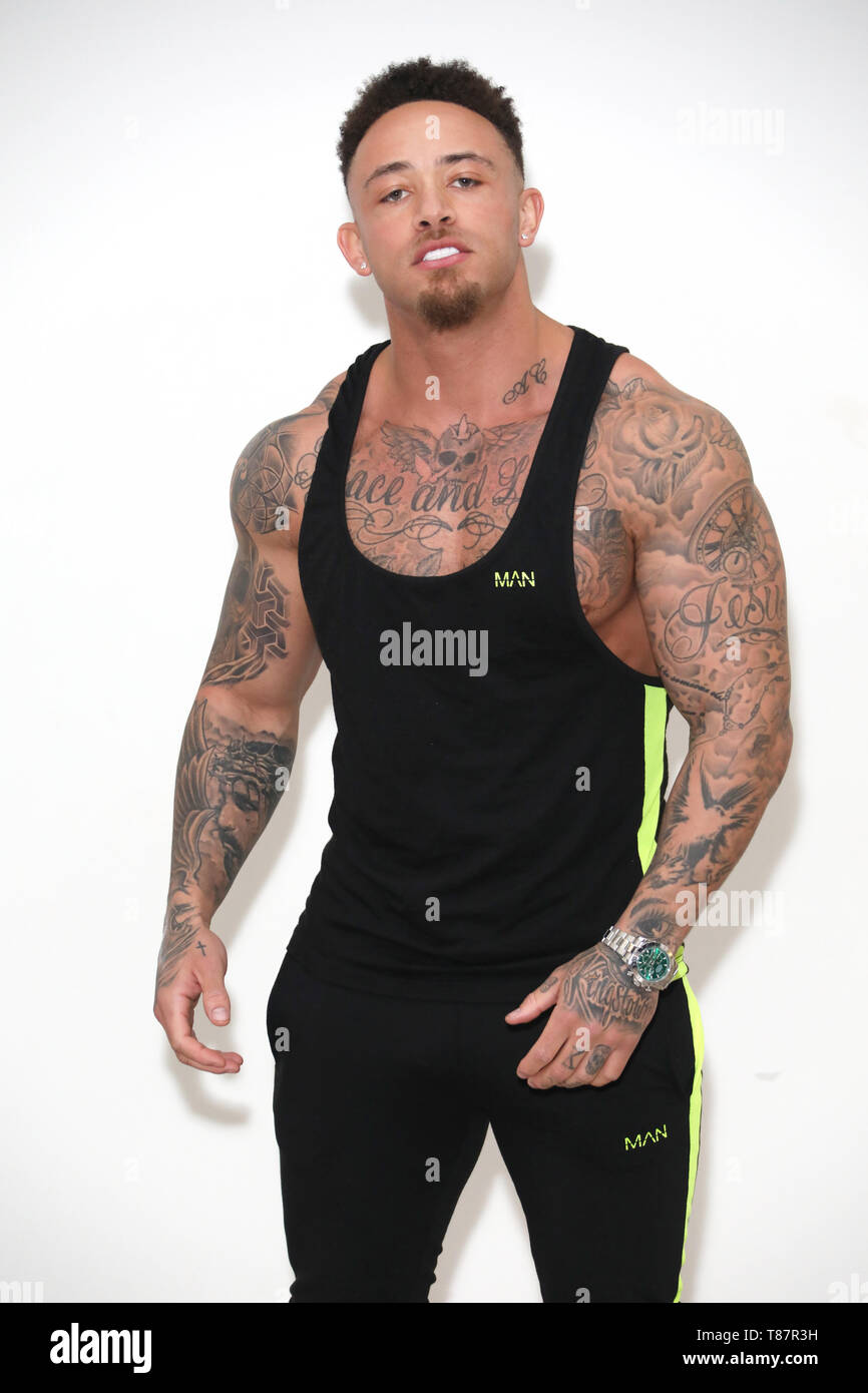 War of the worlds series 2019 hi-res stock photography and images - Alamy