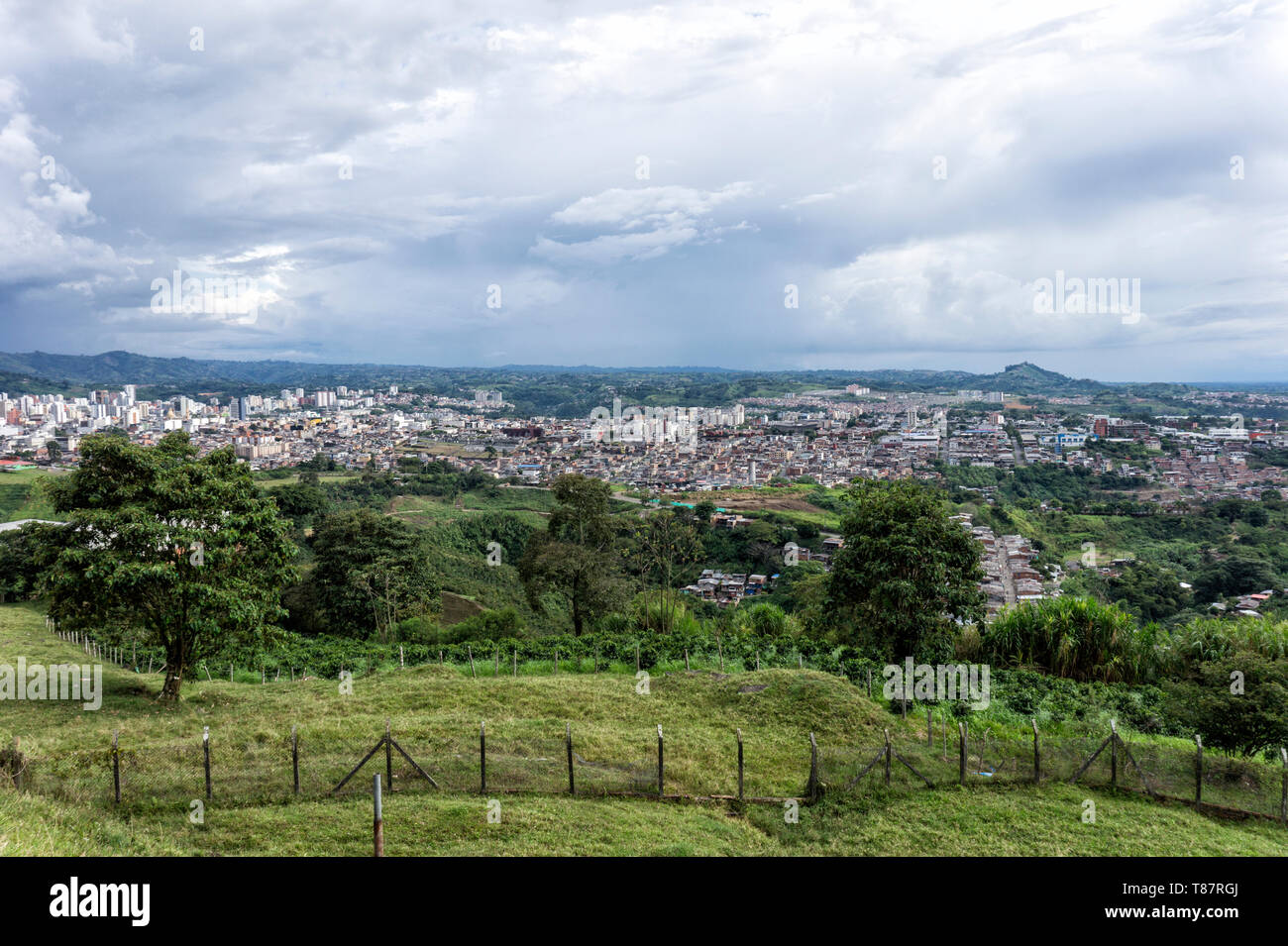 Another view farm land hi-res stock photography and images - Alamy