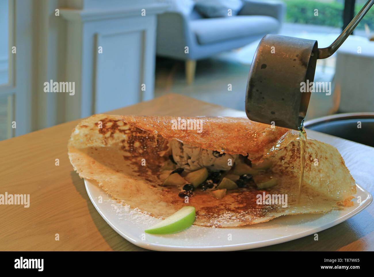Apple tea cinnamon over hi-res stock photography and images - Alamy