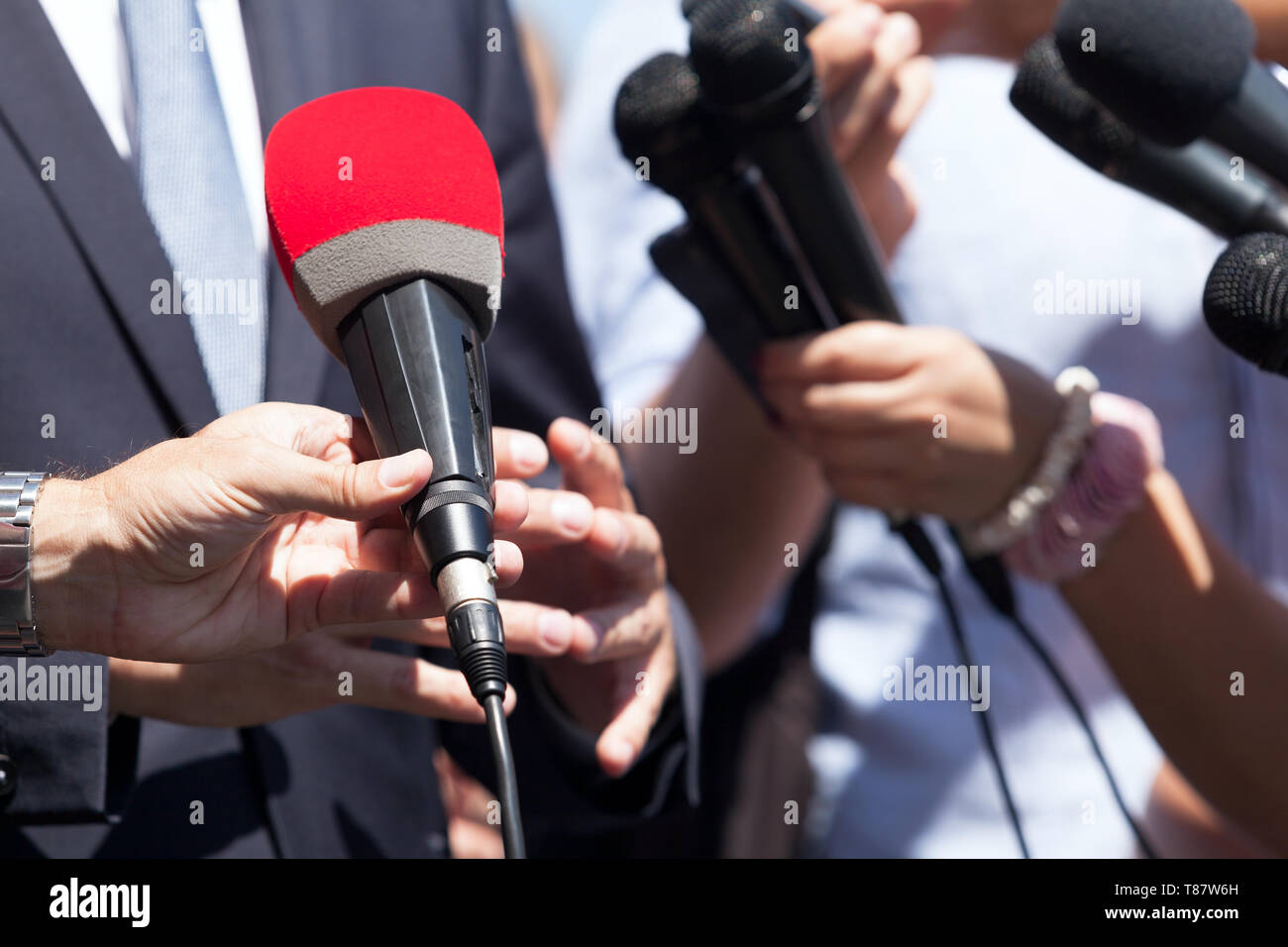 Interview broadcast hi-res stock photography and images - Alamy