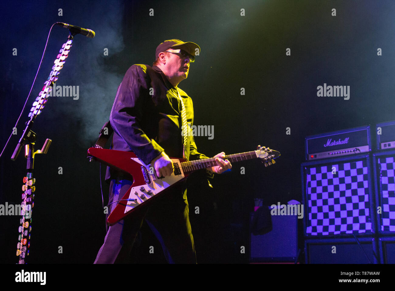 Cheap trick guitarist hi-res stock photography and images - Alamy