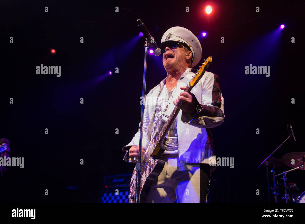 Cheap trick singer hi-res stock photography and images - Alamy