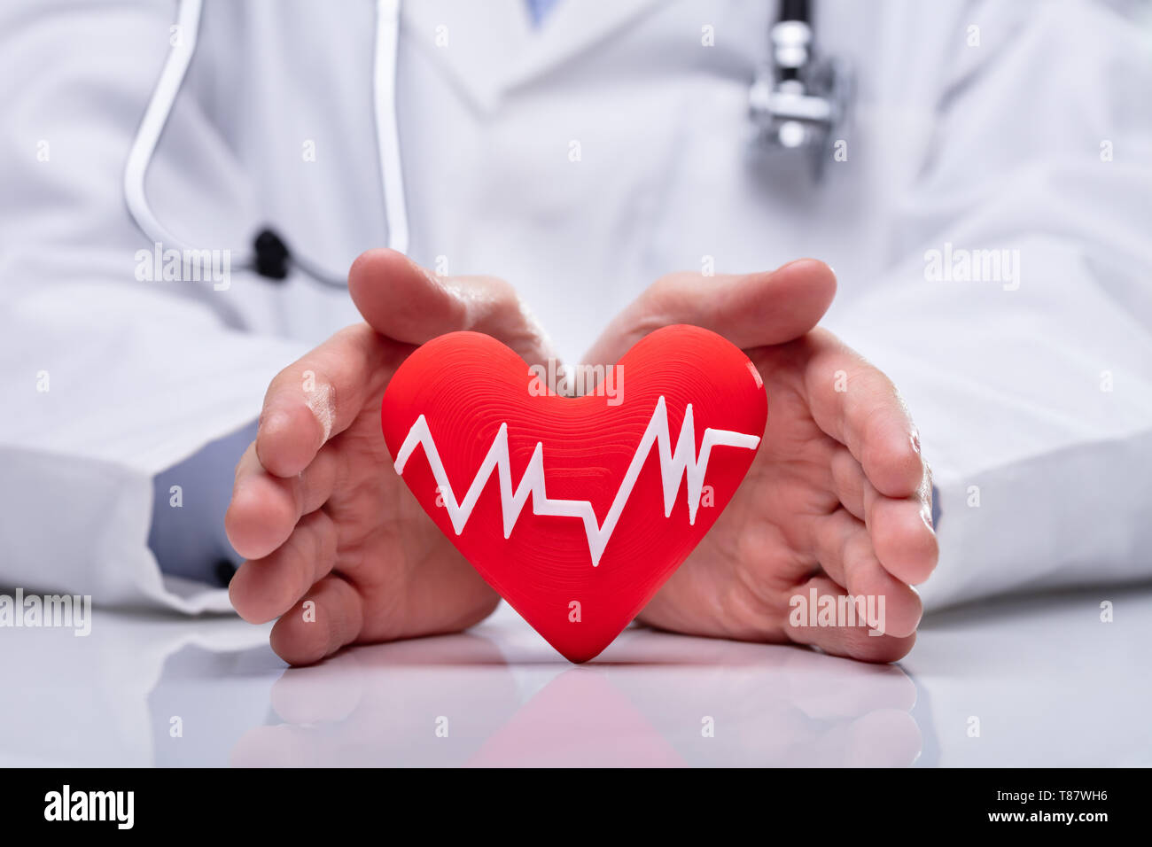 Medical table hi-res stock photography and images - Alamy