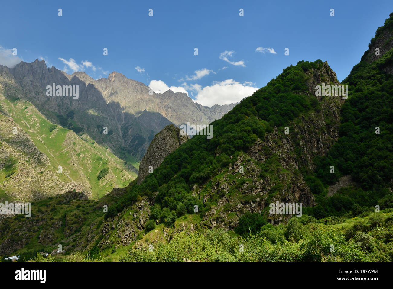 Dariali gorge hi-res stock photography and images - Alamy