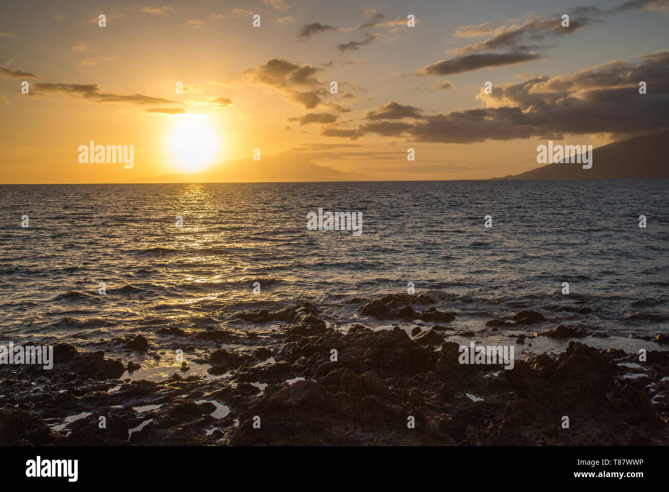 Maui paradise tropical sunset hi-res stock photography and images - Alamy