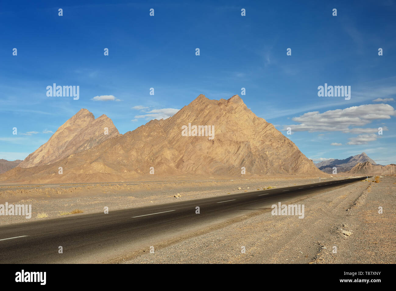 Road to Chak Chak (drip drip) Zoroastrian temple in to deep desert ...