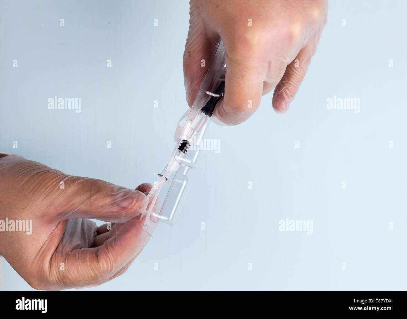 Subcutaneous syringes hi-res stock photography and images - Alamy