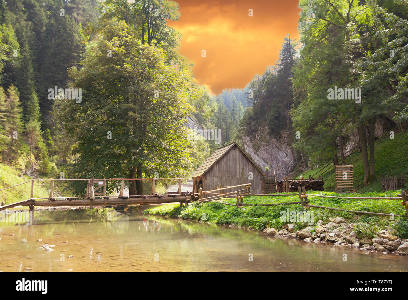 Wooden river cabin hi-res stock photography and images - Alamy