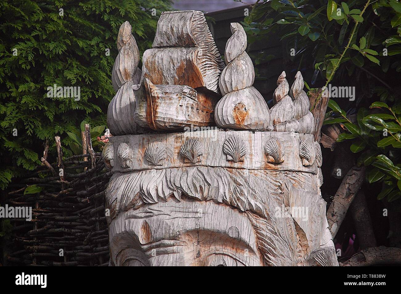 Scallop shell carving hi-res stock photography and images - Alamy
