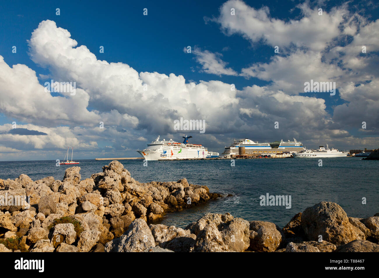 Rodas en grecia hi-res stock photography and images - Alamy