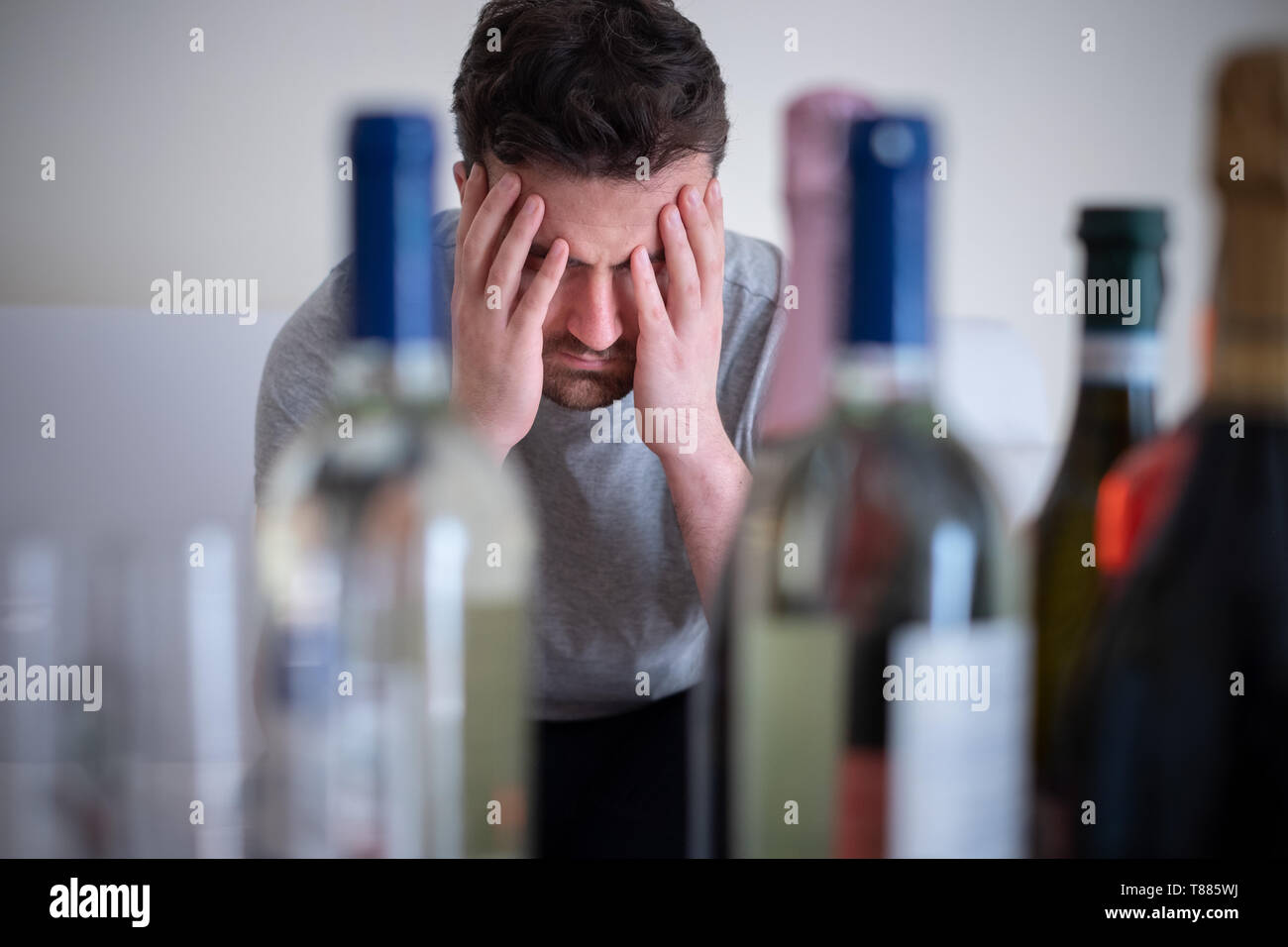 Addicted to alcohol hi-res stock photography and images - Alamy