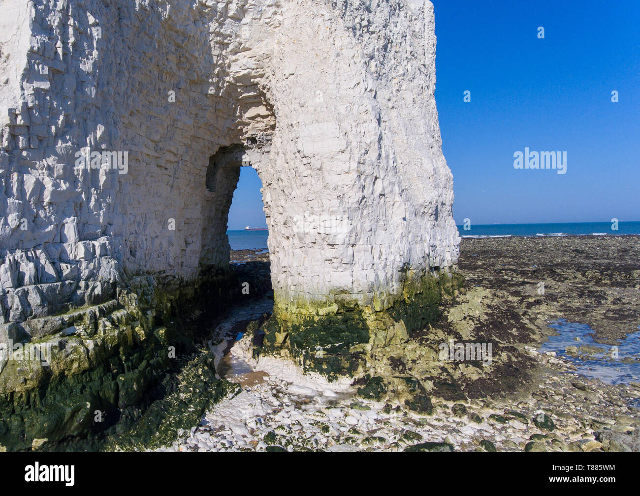 Kingsgate bay natural arch hi-res stock photography and images - Alamy