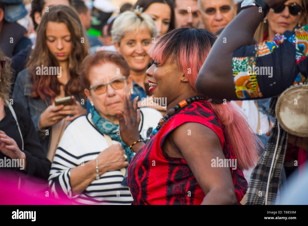 Senegal singers hi-res stock photography and images - Alamy