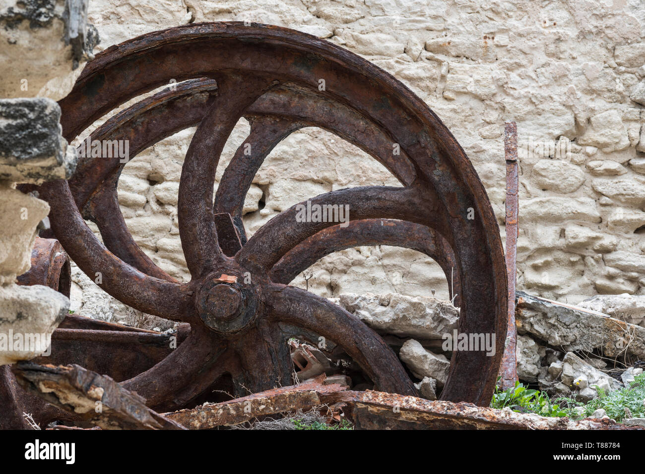 Rusting gun hi-res stock photography and images - Alamy