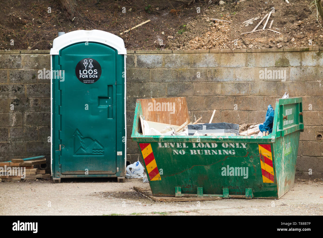 Rubbish skip and mobile toilet / toilets / / toilet WC loo for dos ...