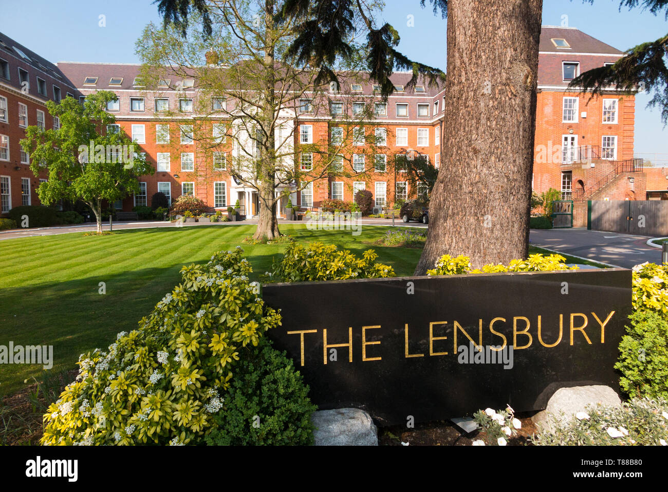 Lensbury (previously the Lensbury Club) on Broom Road in Teddington ...