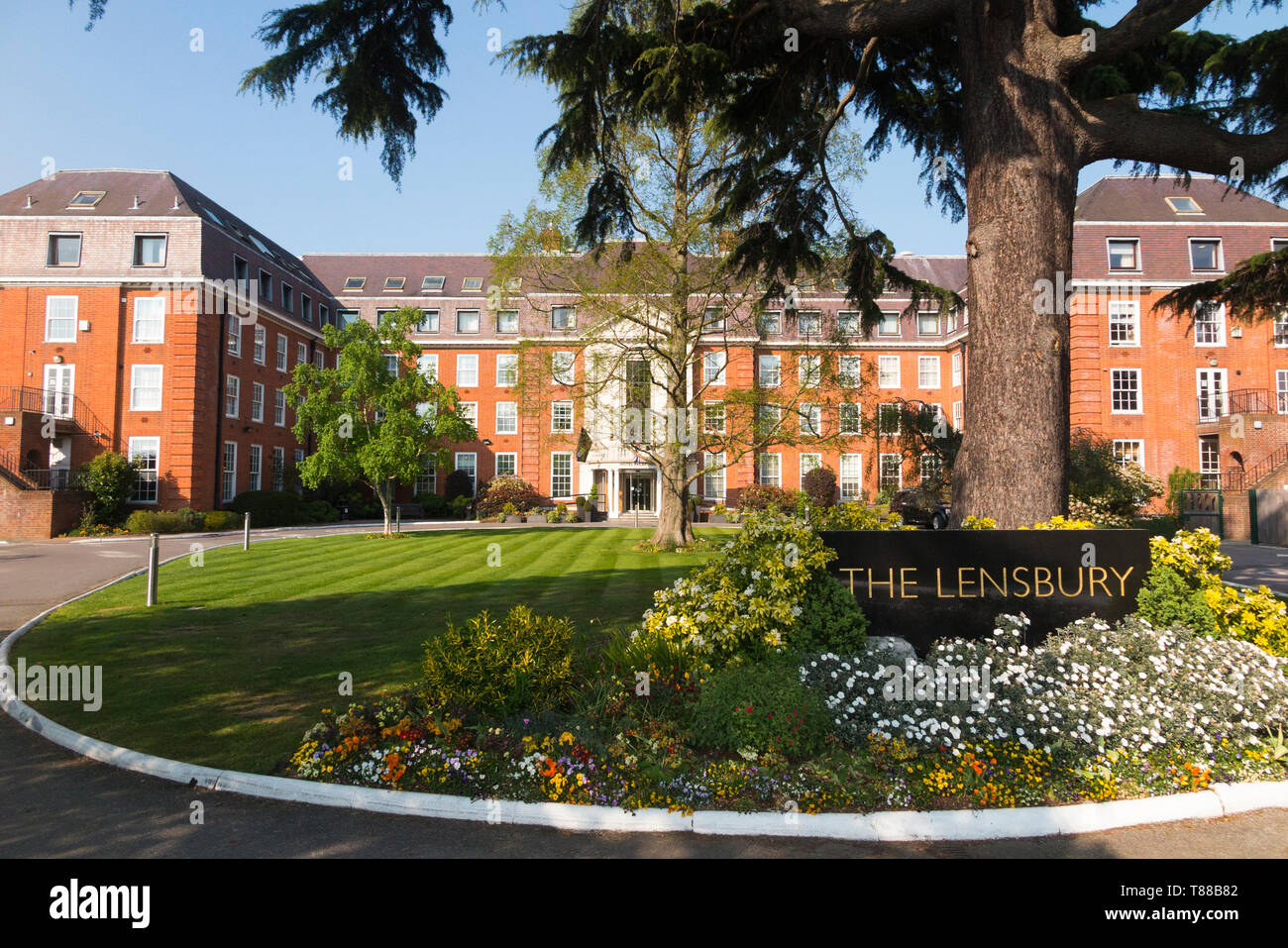 Lensbury (previously the Lensbury Club) on Broom Road in Teddington ...