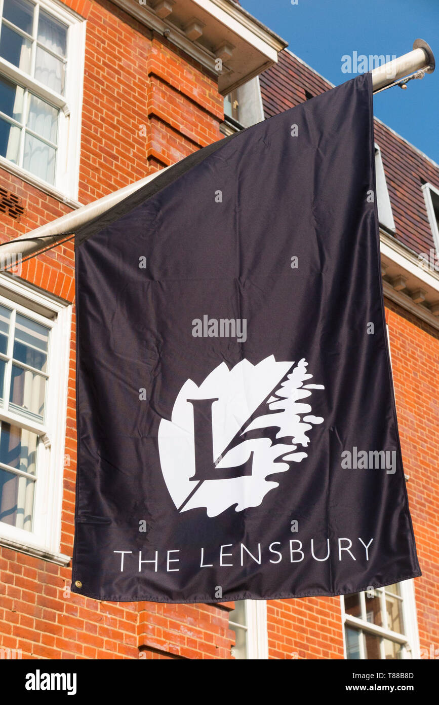 Broom logo hi-res stock photography and images - Alamy