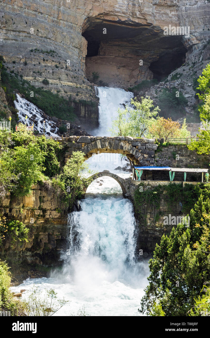 Waterfall nature landscape hi-res stock photography and images - Alamy