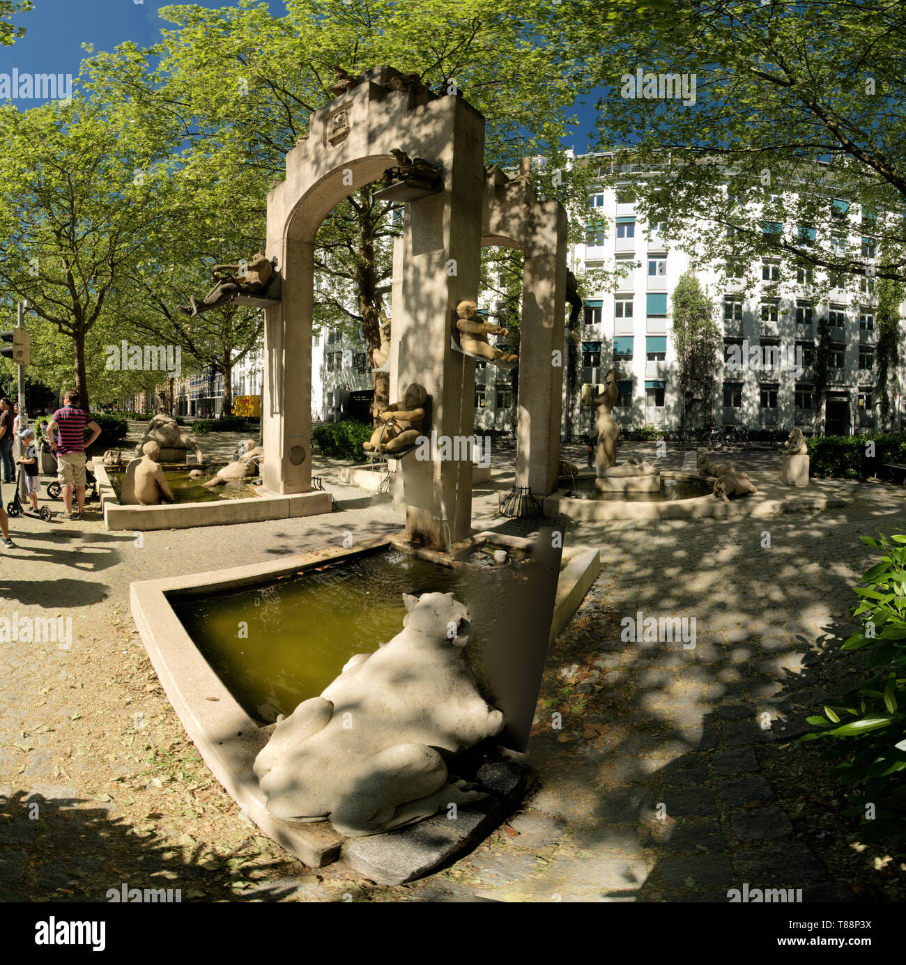 Lenk brunnen hi-res stock photography and images - Alamy